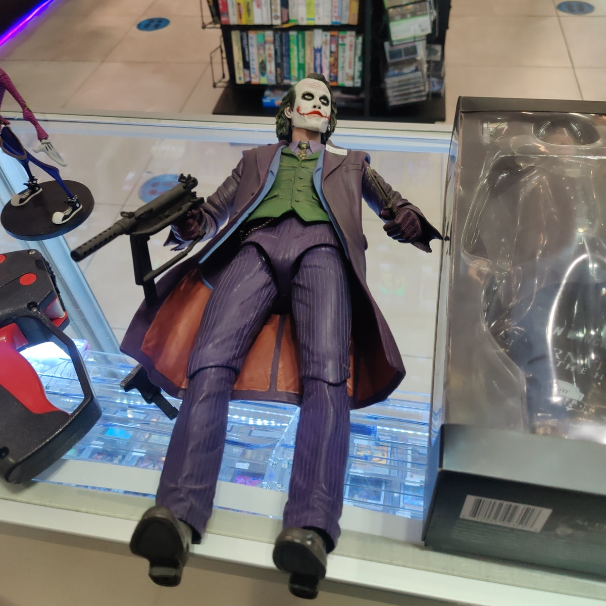 LOOSE NECA The Dark Knight The Joker 1:4 Scale Figure – True Believers ...