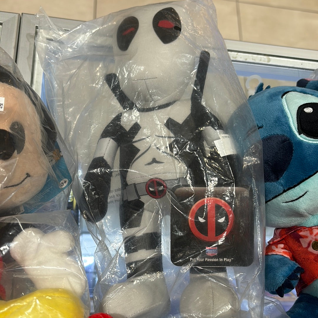 Bleacher Creatures Marvel Deadpool Plush Grey – True Believers Gaming ...
