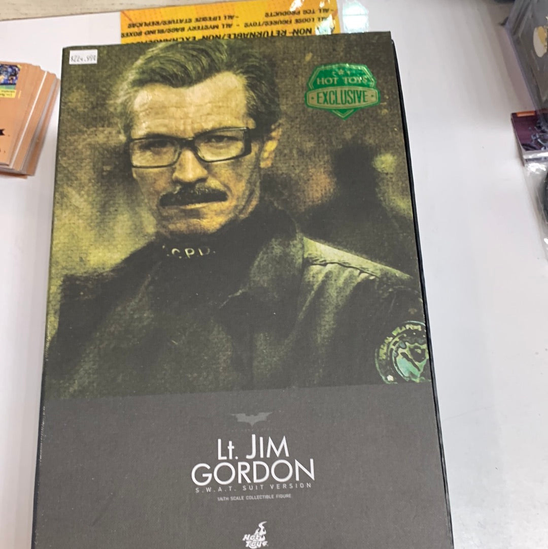 Hot Toys The Dark Knight LT. Jim Gordon (Swat Suit Version) (Hot Toys ...