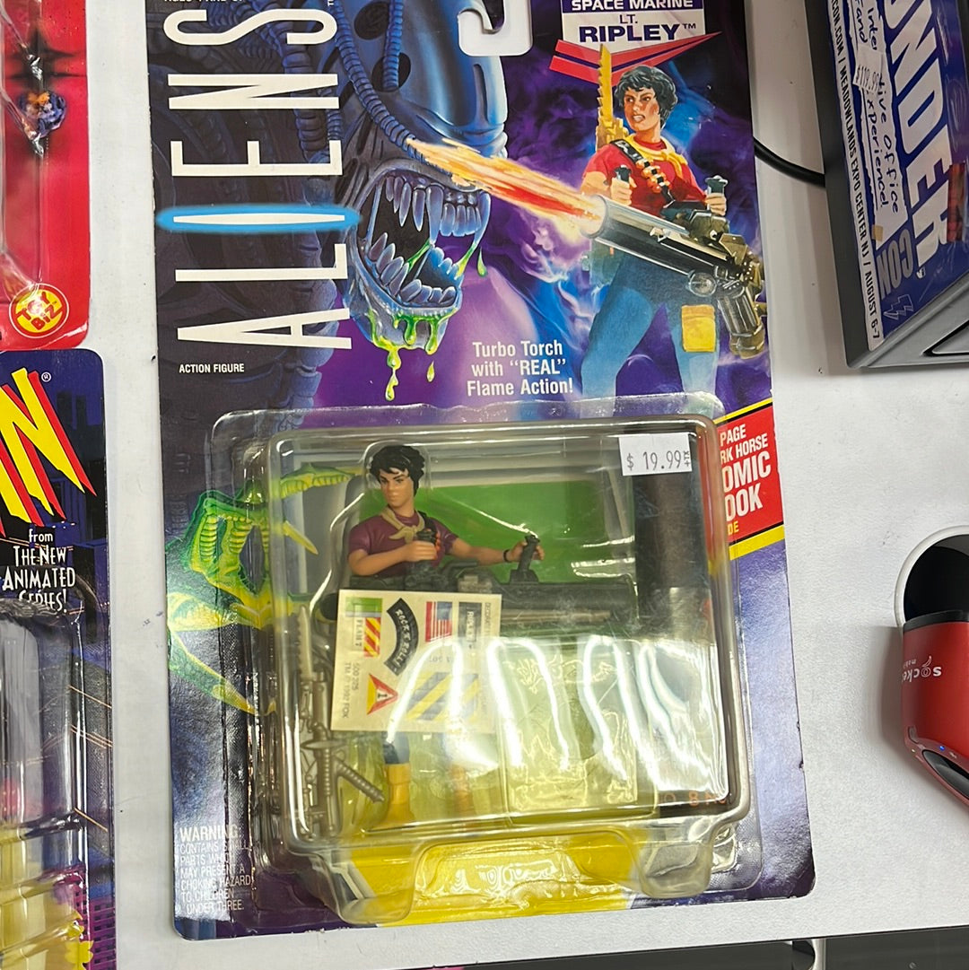 Kenner Aliens With Real “Turbo Torch” Action Space Marine LT. Ripley ...